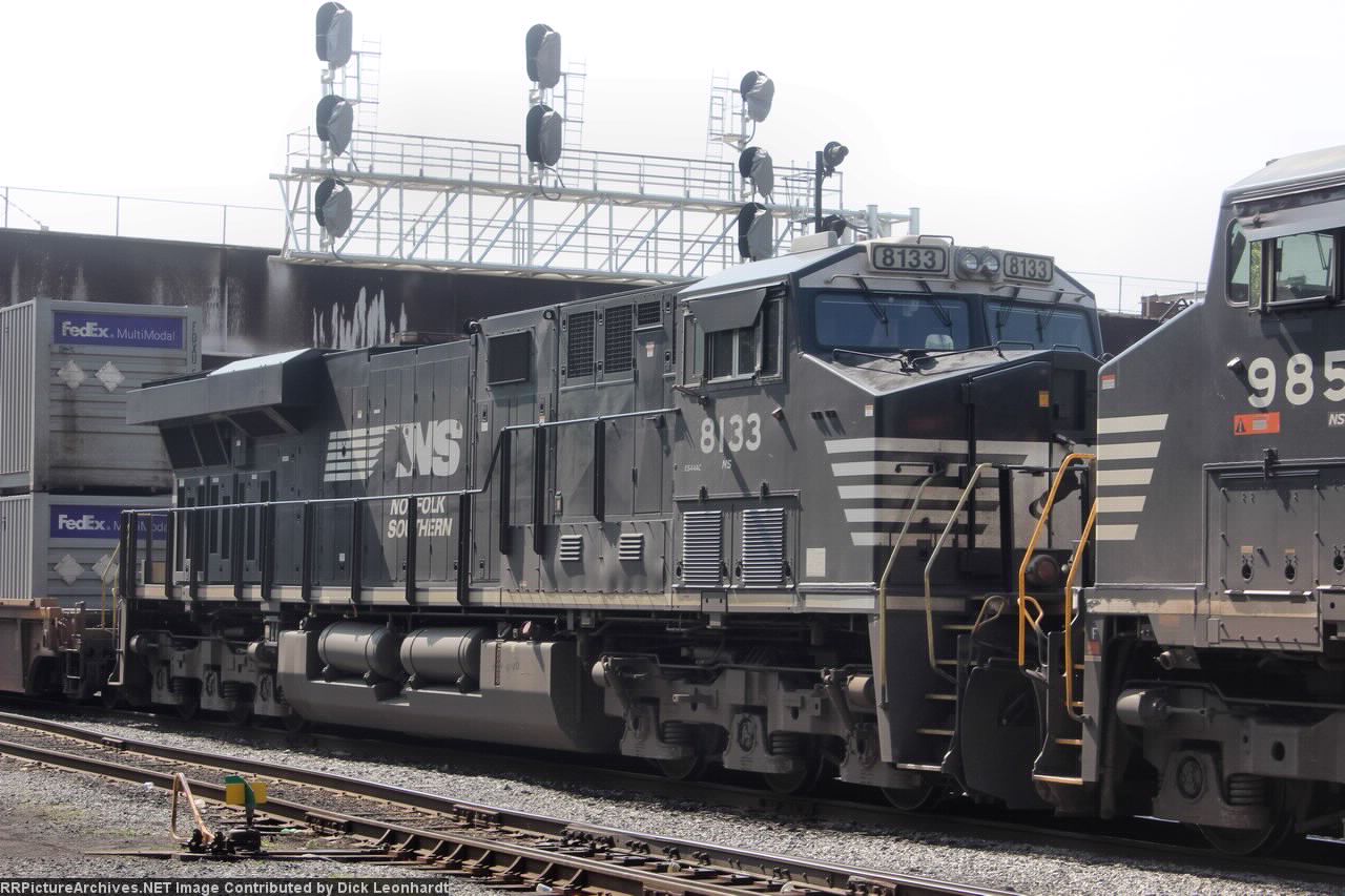 NS 8133